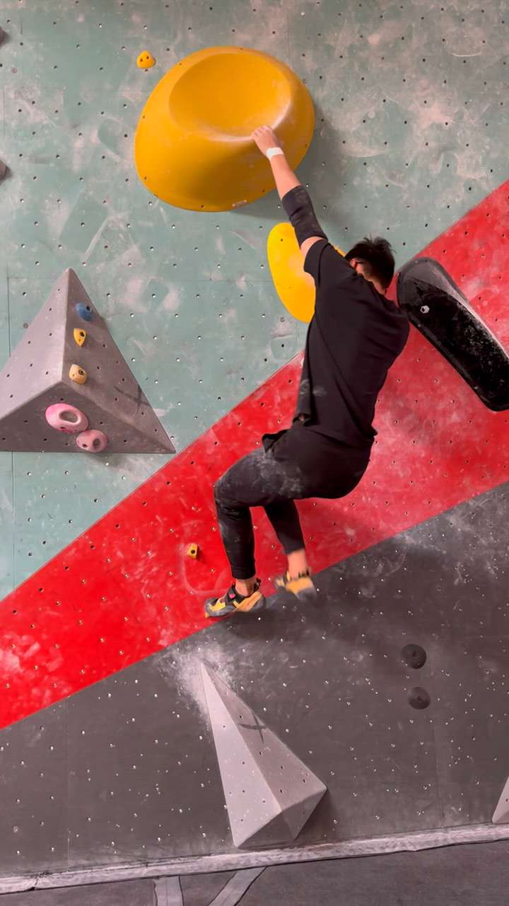 Yellow Boulder - Bridges Rock Gym Bouldering - Watch Beta Videos