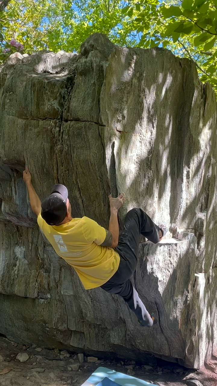 The Main Squeeze v5 - Trailside Boulders, Moore's Wall Bouldering ...