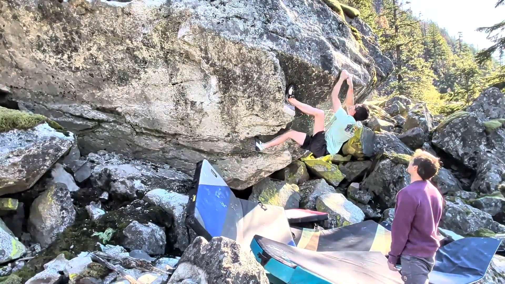 Breezeblocks v10 - Powerline, Squamish Bouldering - Watch Beta Videos