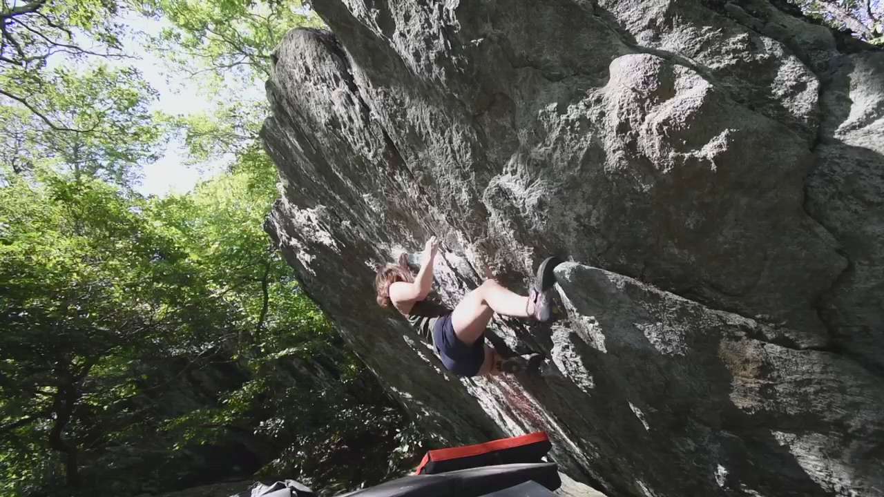 Smart tom v4 - Blowing Rock Bouldering - Watch Beta Videos