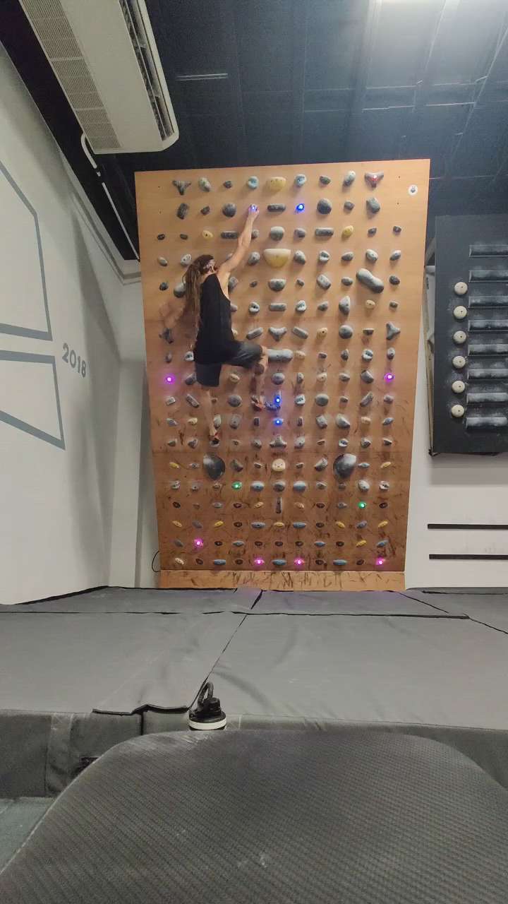 Crop Top v8 - Grasshopper Board Bouldering - Watch Beta Videos