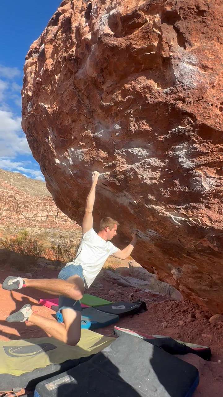 Normal Dream v8 - Black Velvet Canyon, Red Rock Bouldering - Watch Beta Videos