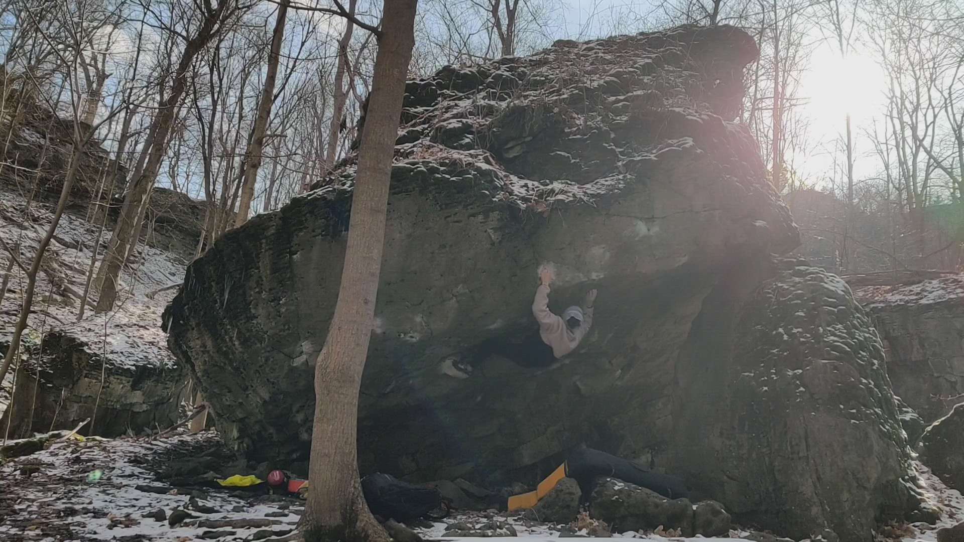 Razorblade Rodeo v10 - Bizzaro, Niagara Glen Bouldering - Watch Beta Videos