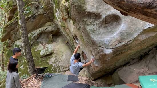 Copperhead v5 - Upper Biddles, Biddles Bouldering - Watch Beta Videos
