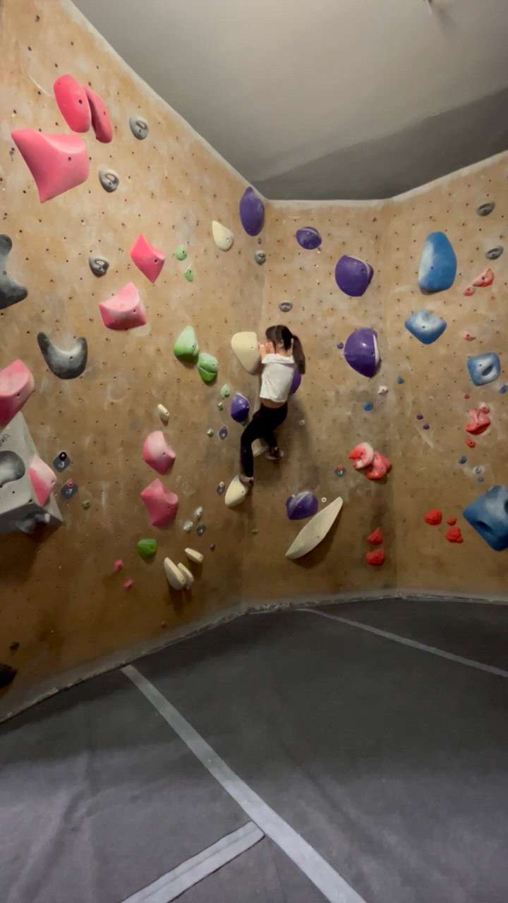 White v2 - Movement Belmont Bouldering - Watch Beta Videos