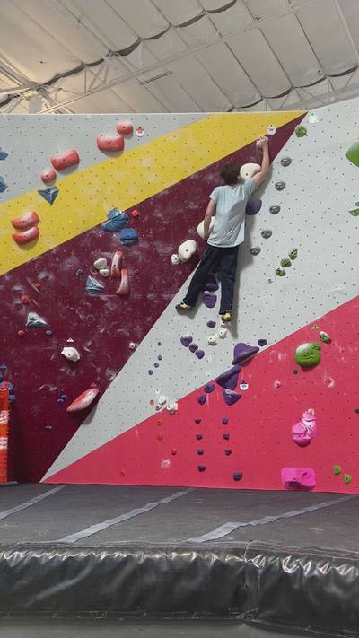 White v5 - Movement Fountain Valley Bouldering - Watch Beta Videos