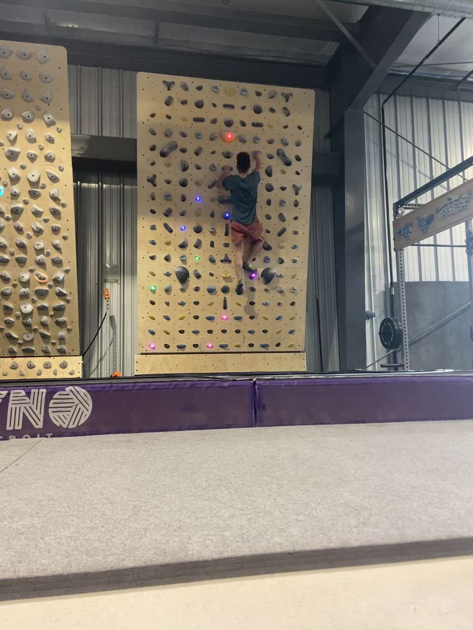 bearing down v3 - Grasshopper Board Bouldering - Watch Beta Videos