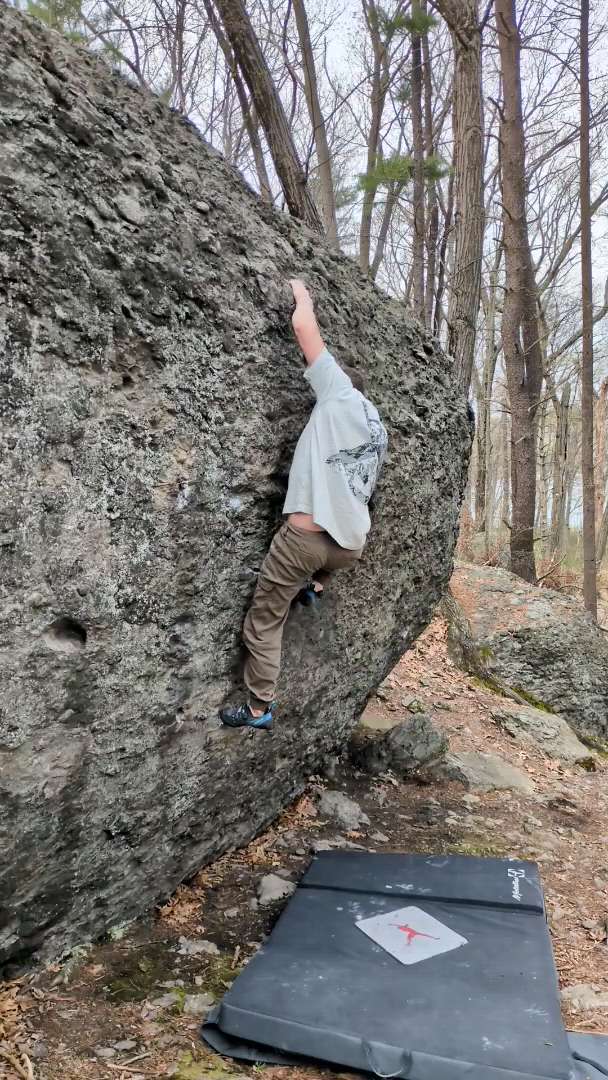 Stoned Highway v4 - Alcove Area, Hammond Pond Bouldering - Watch Beta ...