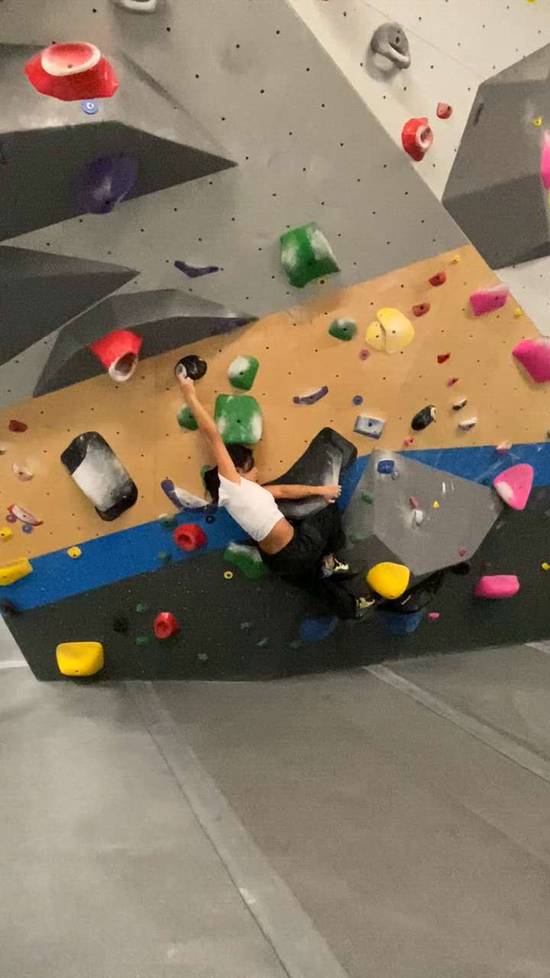 Black v5 - Movement Grapevine Bouldering - Watch Beta Videos