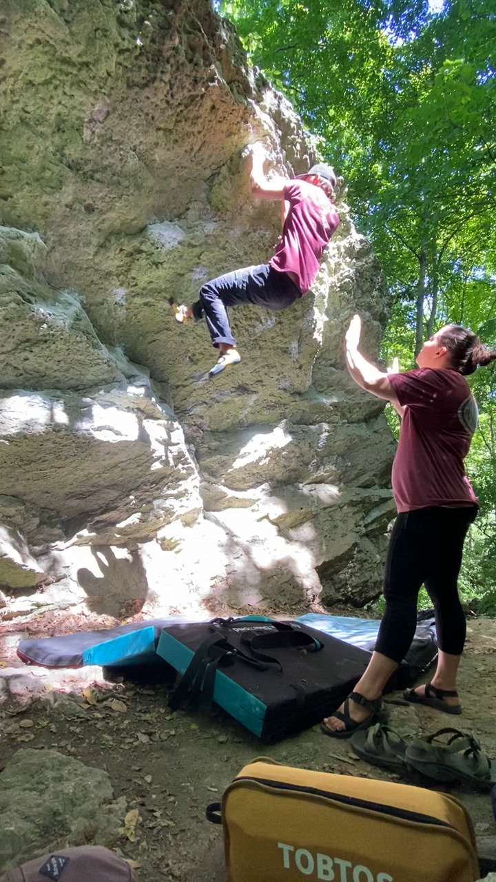 Chundercling v2 - Crynoid Cave, Mad River Gorge Bouldering - Watch Beta ...