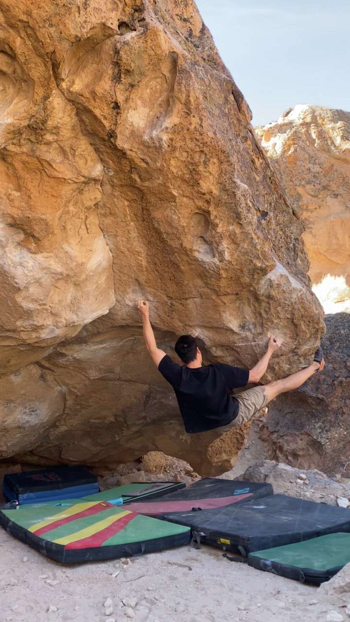 Purple v9 - DYNO Detroit Bouldering - Watch Beta Videos