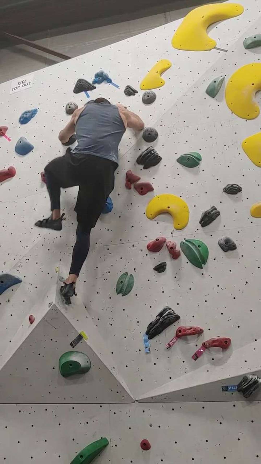 Blue Tag v2 - Hub Climbing Markham Bouldering - Watch Beta Videos