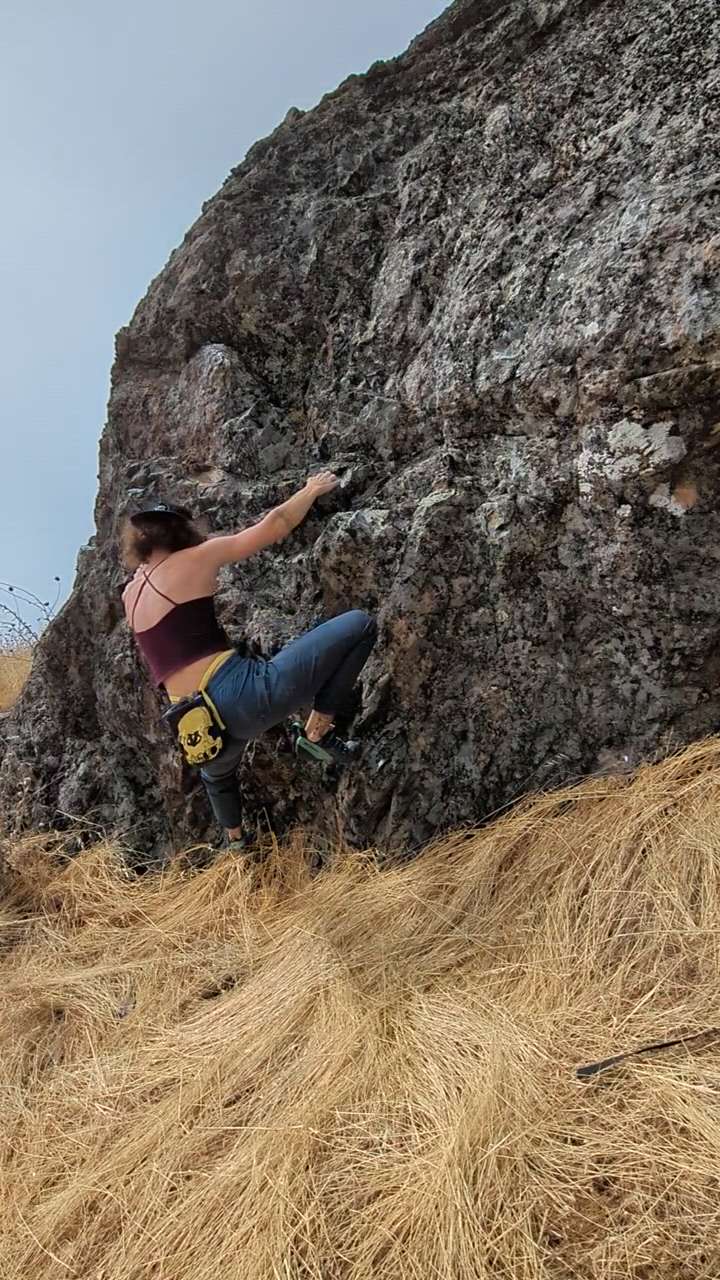 The Molar Traverse v4 - Molar Boulder, Mt. Tamalpais Bouldering - Watch ...