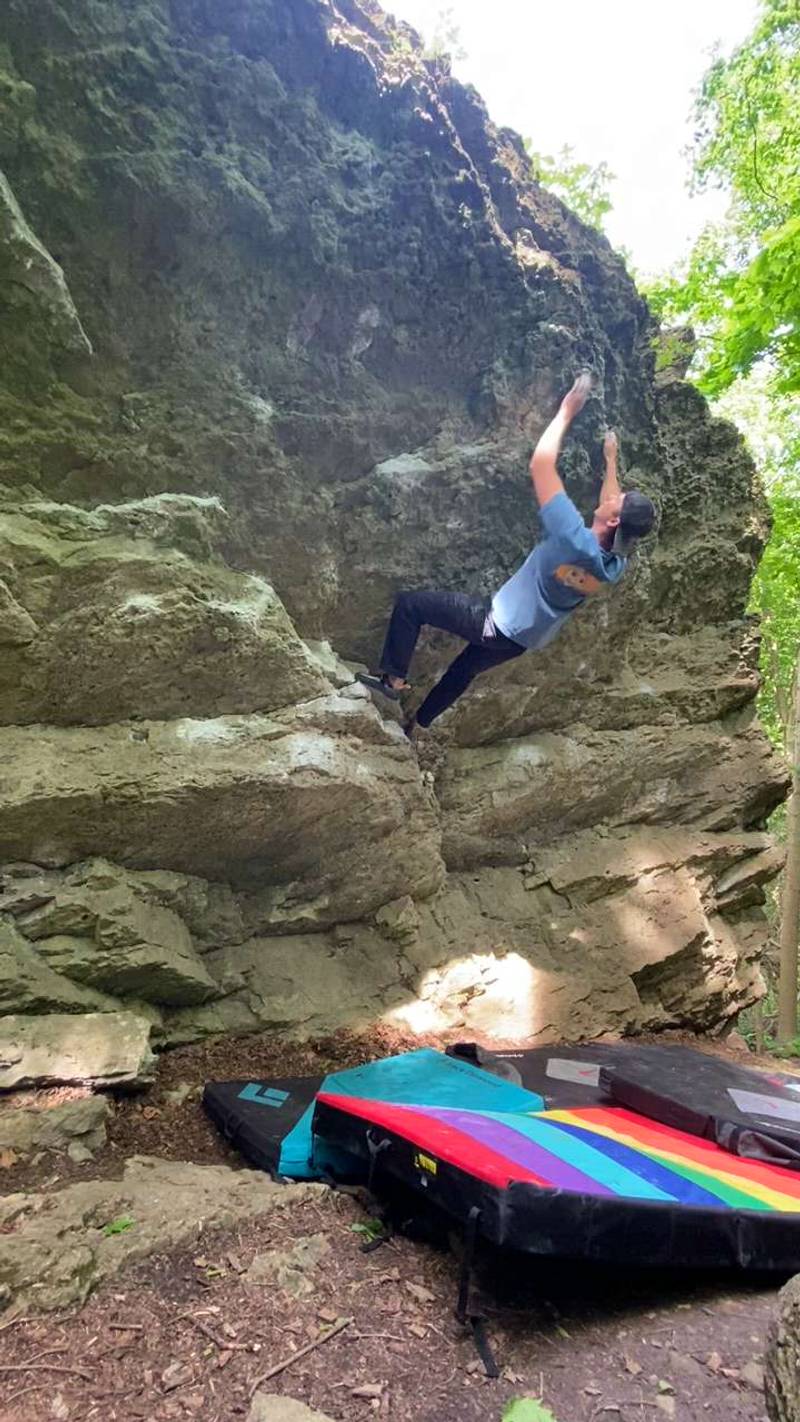 Remora v5 - Crynoid Cave, Mad River Gorge Bouldering - Watch Beta Videos