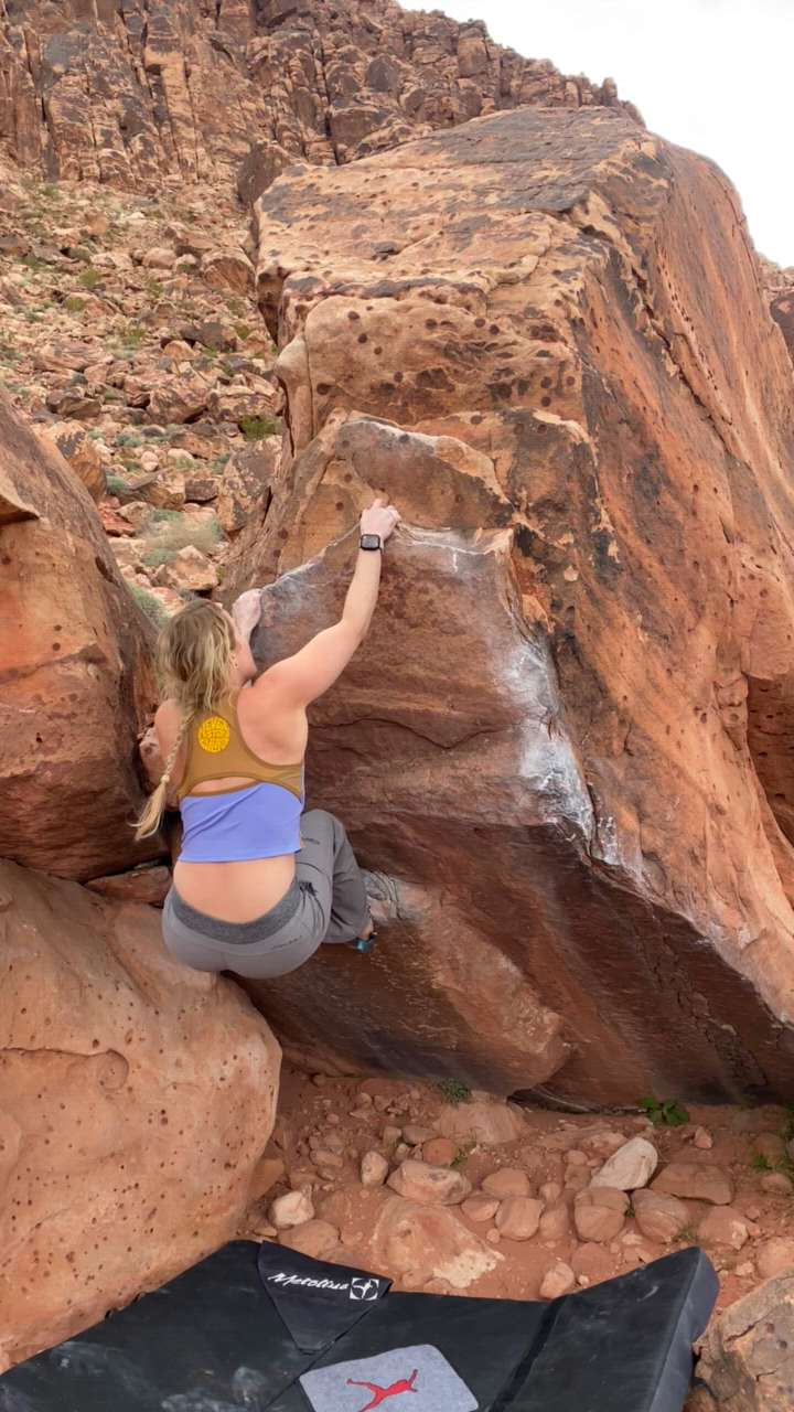 Red v9 - Touchstone Hollywood Boulders Bouldering - Watch Beta Videos