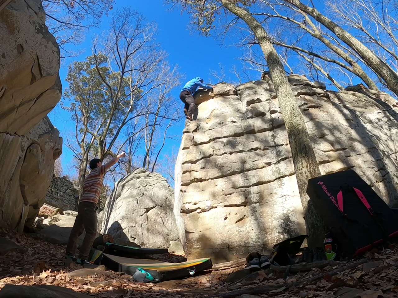 Split v1 - Front, Stone Fort Bouldering - Watch Beta Videos