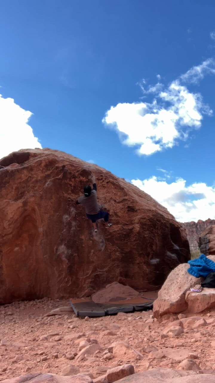 Eyes Wide Shut v2 - Black Velvet Canyon, Red Rock Bouldering - Watch ...