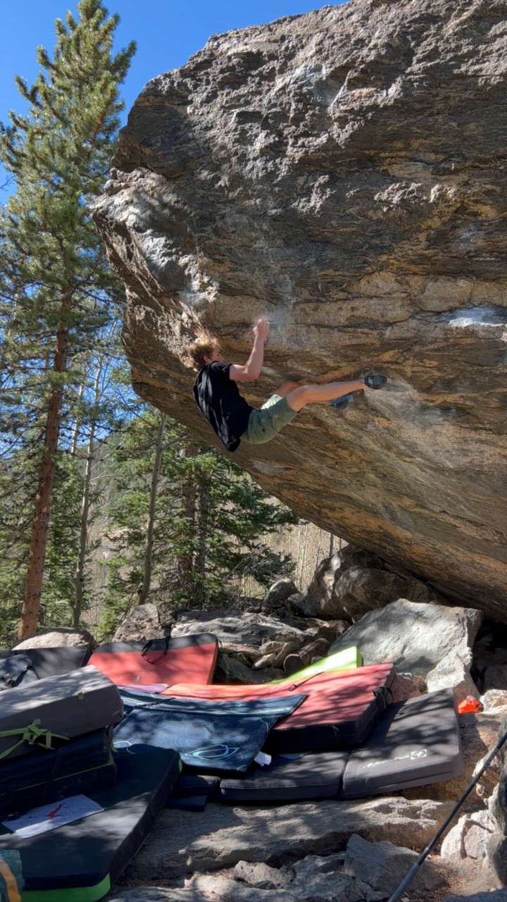 Dark Horse v10 - Ice Knife, Guanella Pass Bouldering - Watch Beta Videos