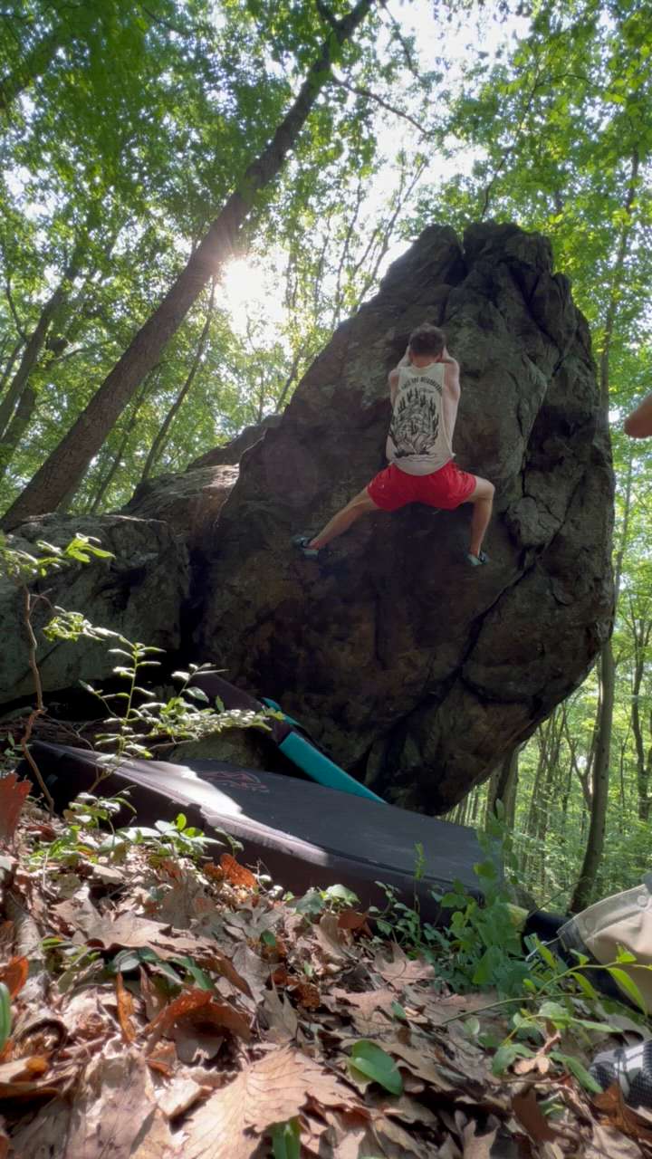 Scoliosis Shark v4 - Sparta Boulders, Hopatcong Bouldering - Watch Beta ...
