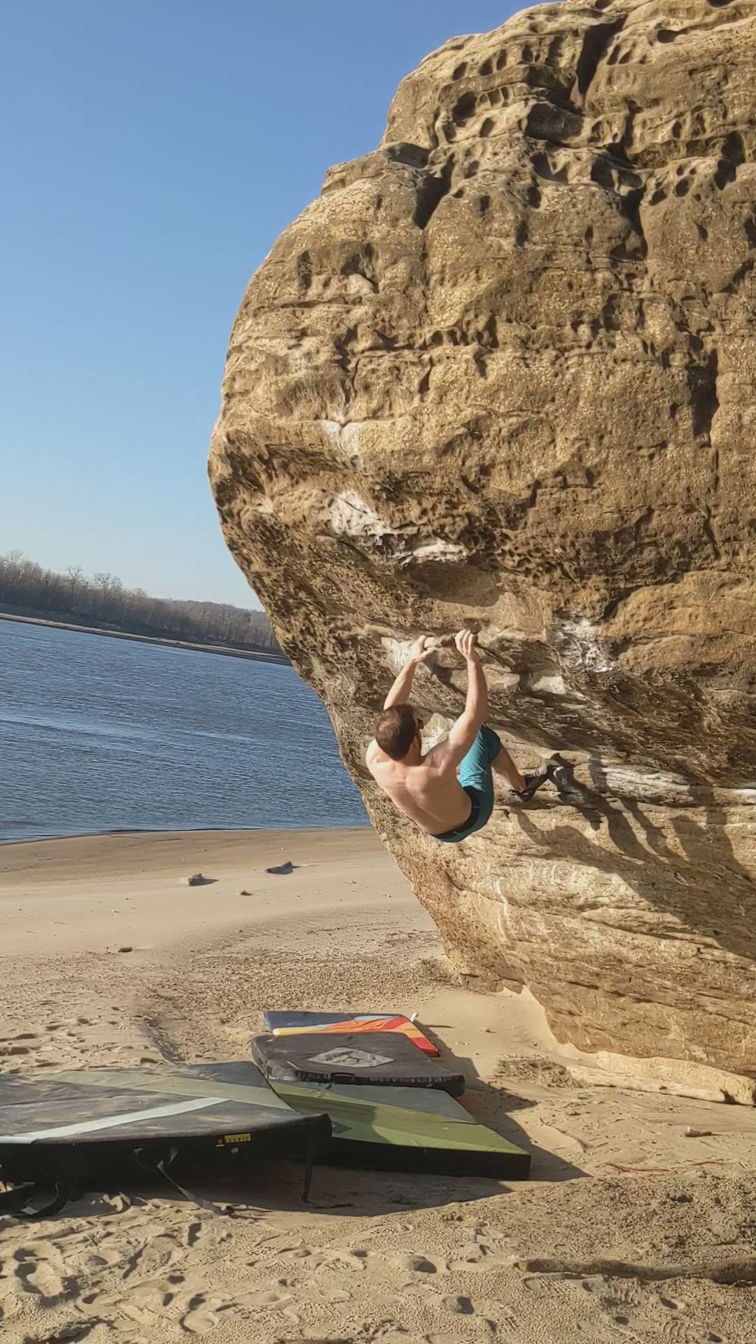 Sex on the Beach v5 - The Beach, Illinois Bouldering - Watch Beta Videos