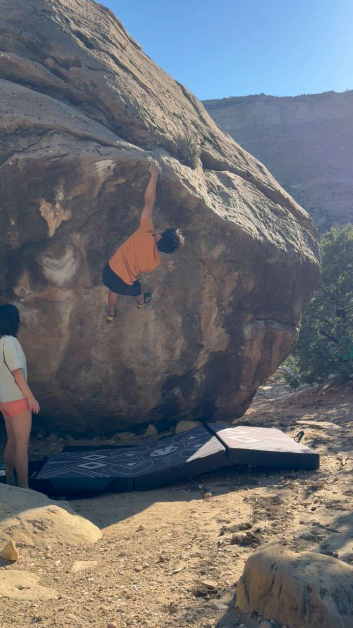 Dyno Time v4 - Right Fork, Joe's Valley Bouldering - Watch Beta Videos