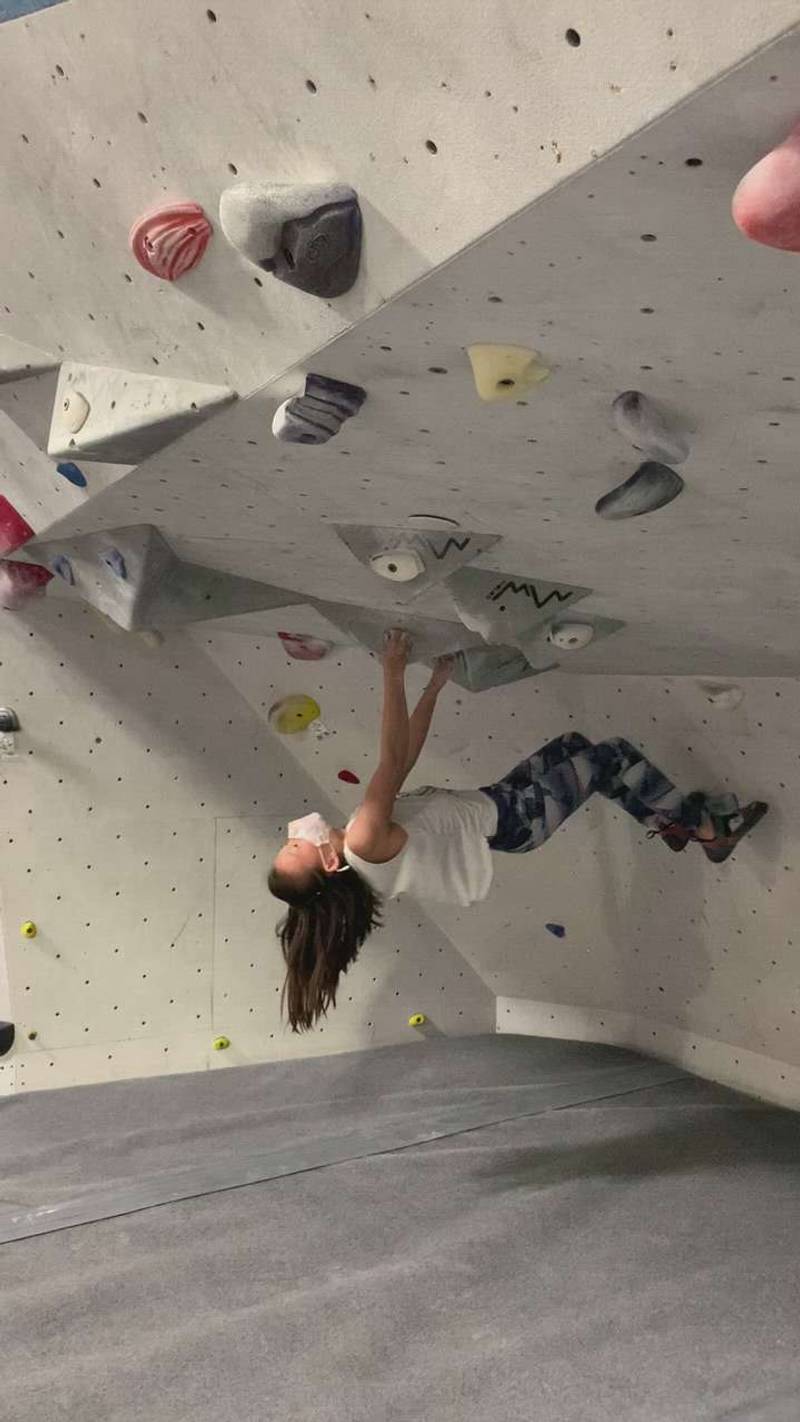 Red v9 - Touchstone Hollywood Boulders Bouldering - Watch Beta Videos