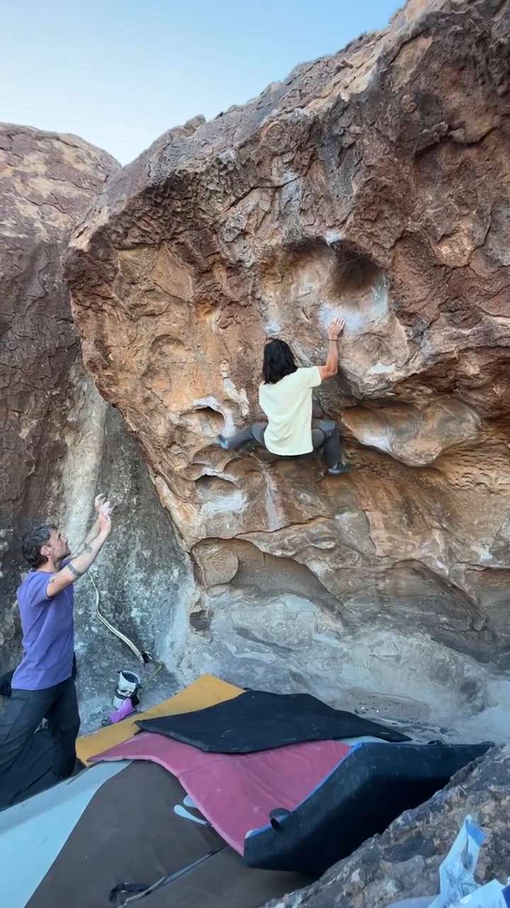 Crown of Aragorn v13 - Hueco Tanks Bouldering - Watch Beta Videos