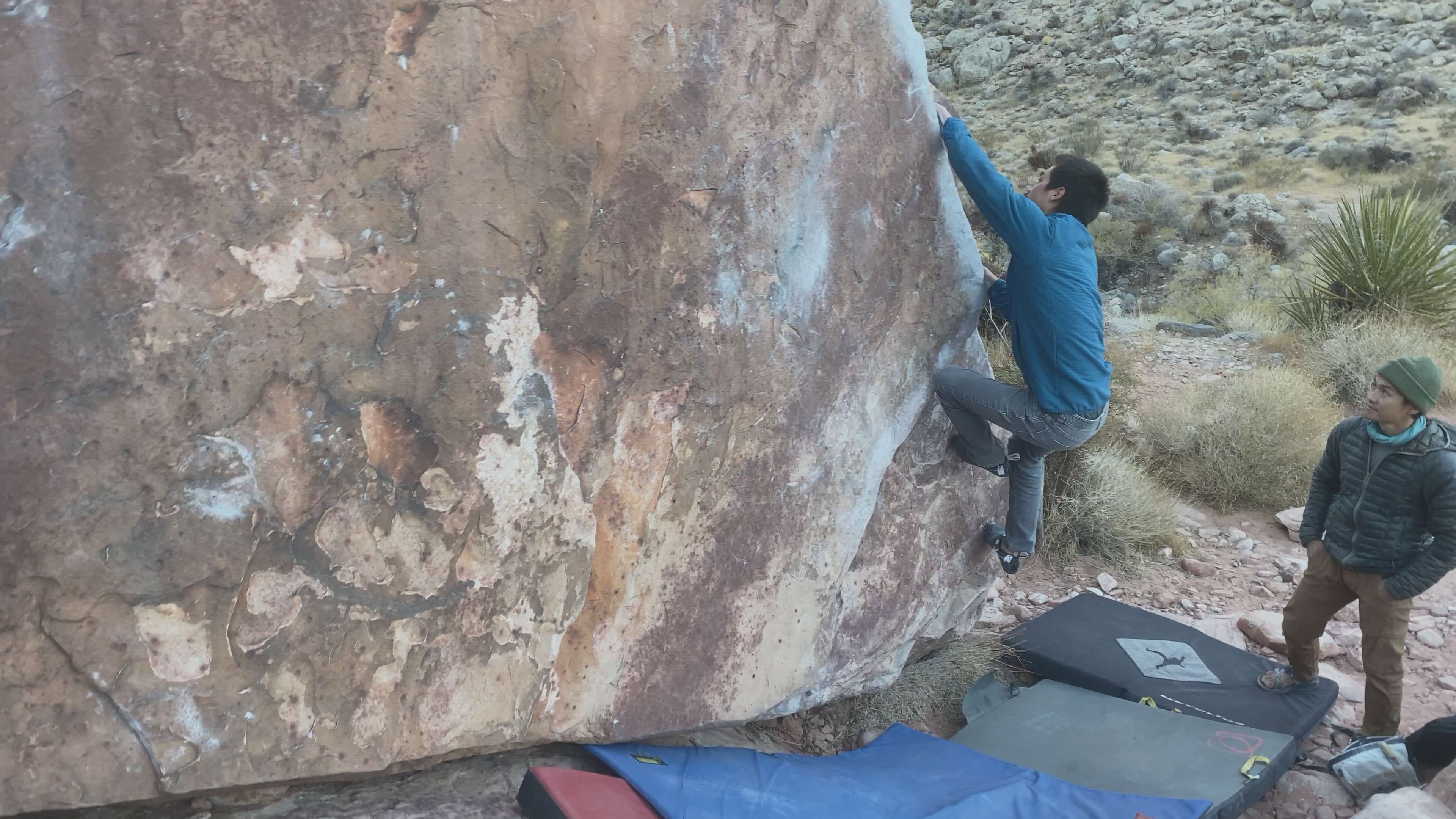 Monkey Crack v1 - Red Rocks - KAYA | The Climber's App