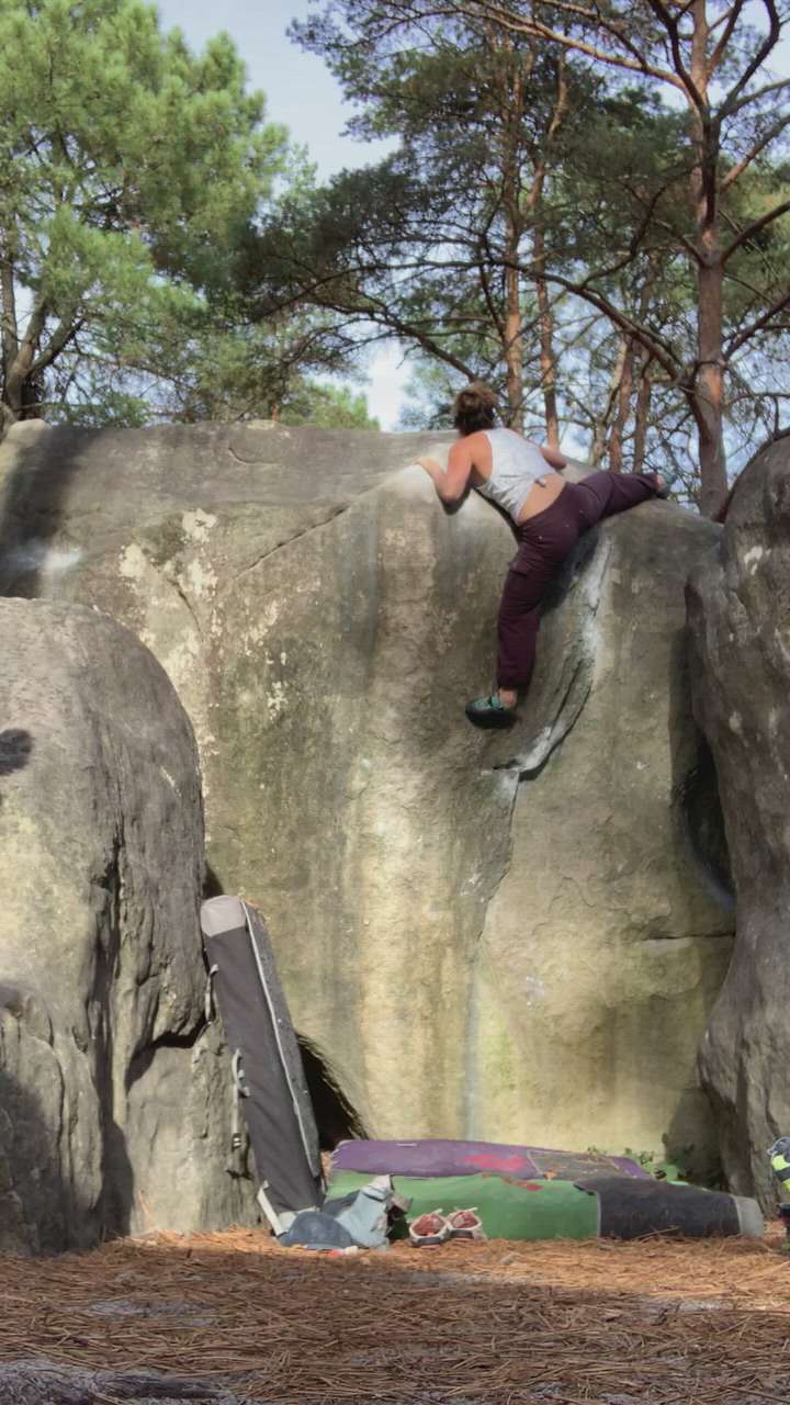 Le Surplomb Statique v4, Fontainebleau - KAYA | The Climber's App