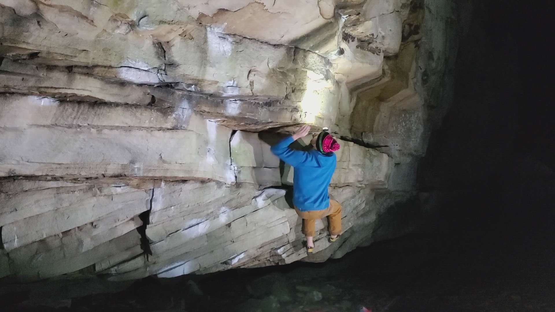 Invisible Man v5 - Lilly Boulders Bouldering - Watch Beta Videos