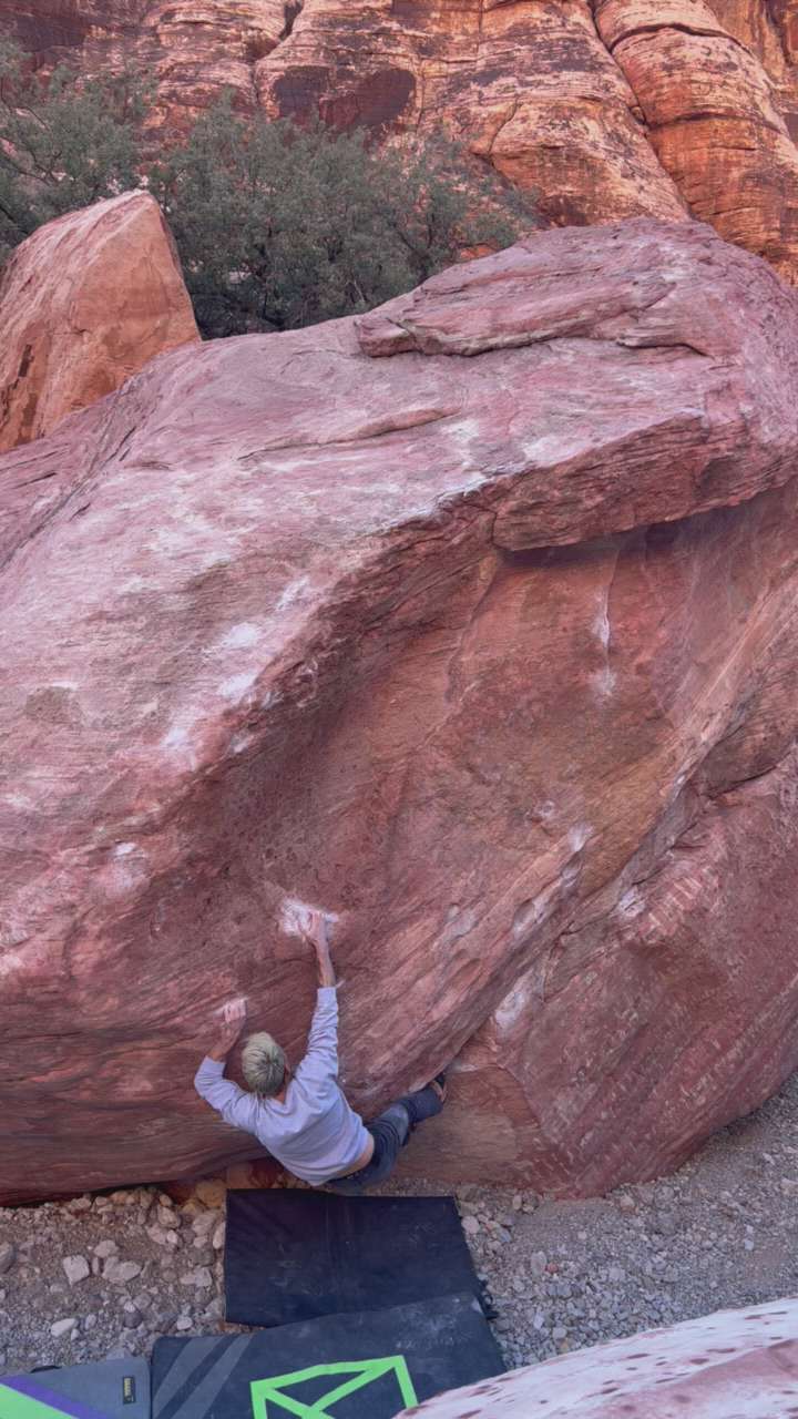Tailpipe v9 - Gateway Canyon, Red Rock Bouldering - Watch Beta Videos