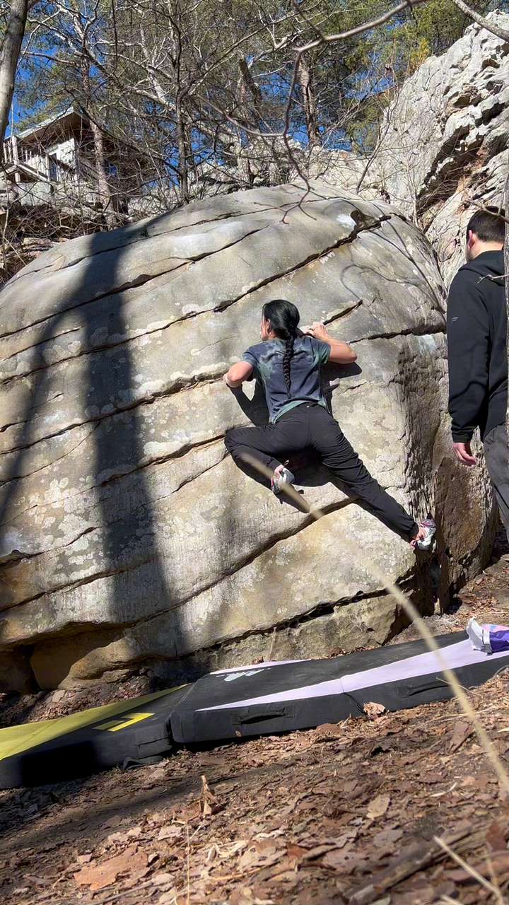 Split v1 - Front, Stone Fort Bouldering - Watch Beta Videos