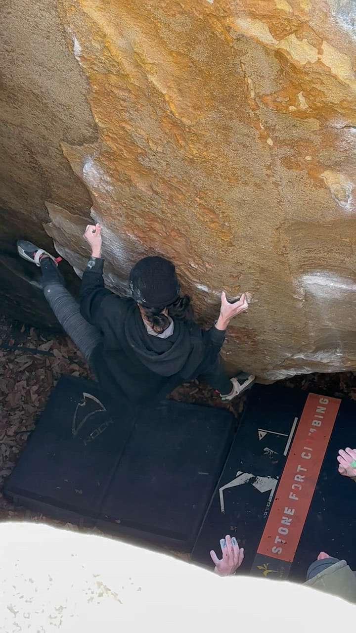 A Face in the Crowd v7 - Sternum, Stone Fort Bouldering - Watch Beta Videos