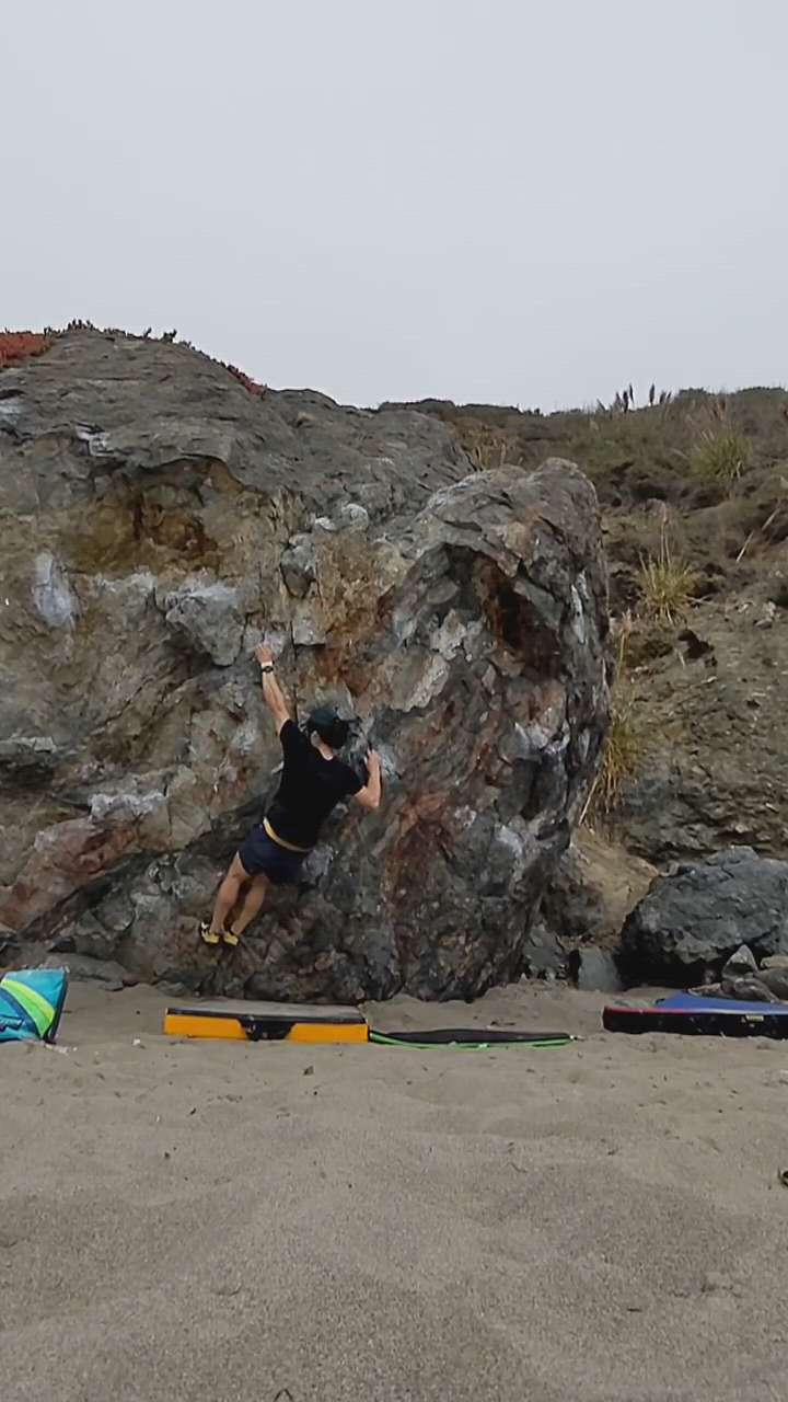 Standard Route v3 - Stinson Beach Boulders, Stinson Beach Bouldering ...