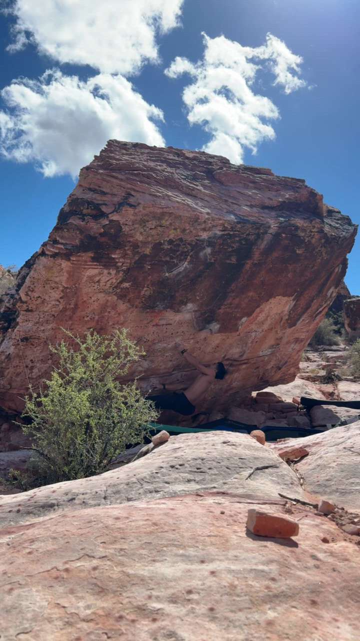 Tailpipe v9 - Gateway Canyon, Red Rock Bouldering - Watch Beta Videos