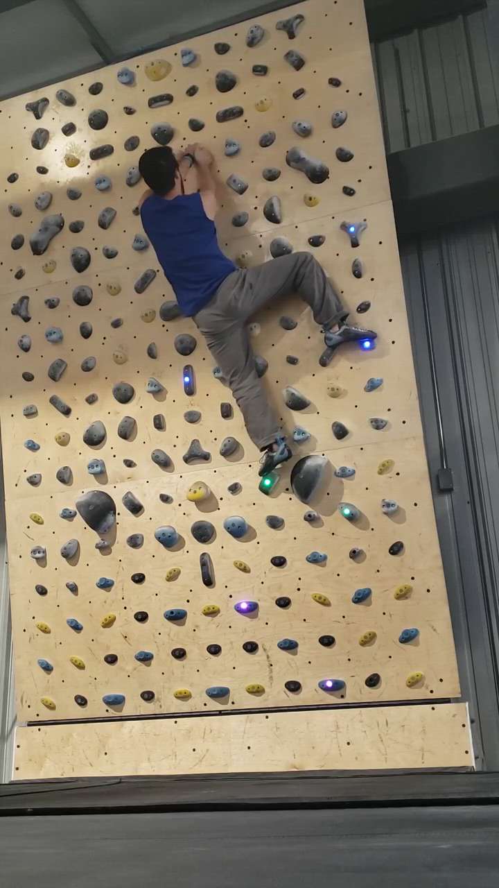 up the middle v1, Grasshopper Board - KAYA | The Climber's App