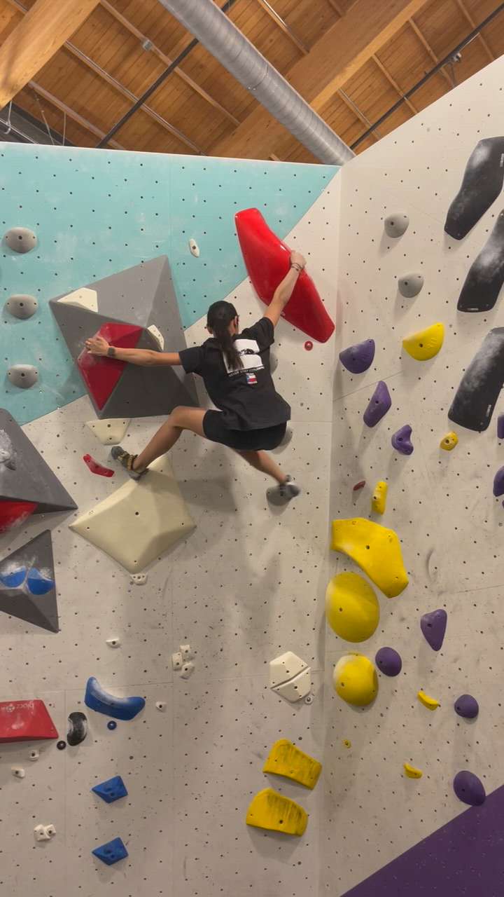 Red v5 - Movement Dallas The Hill Bouldering - Watch Beta Videos