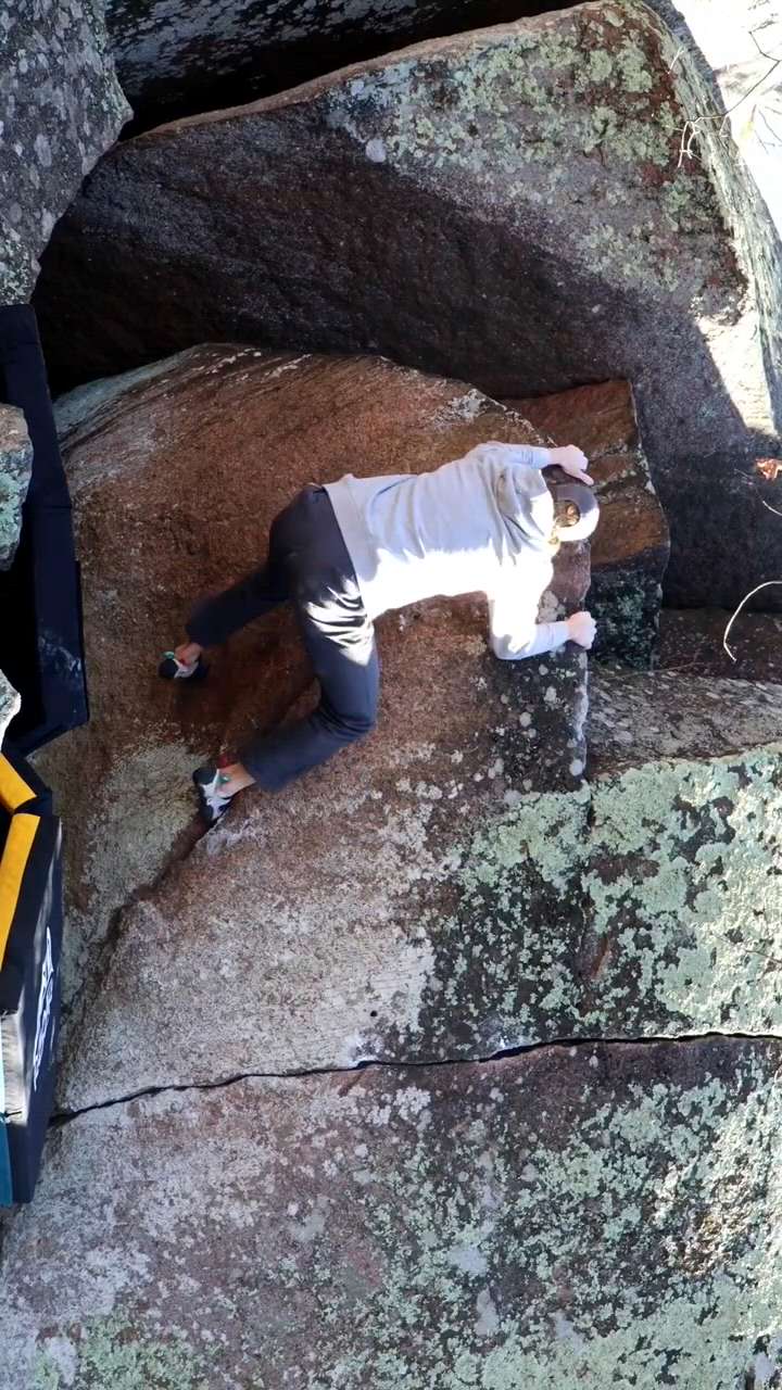 One way sit v3 - Elephant Rocks Bouldering - Watch Beta Videos