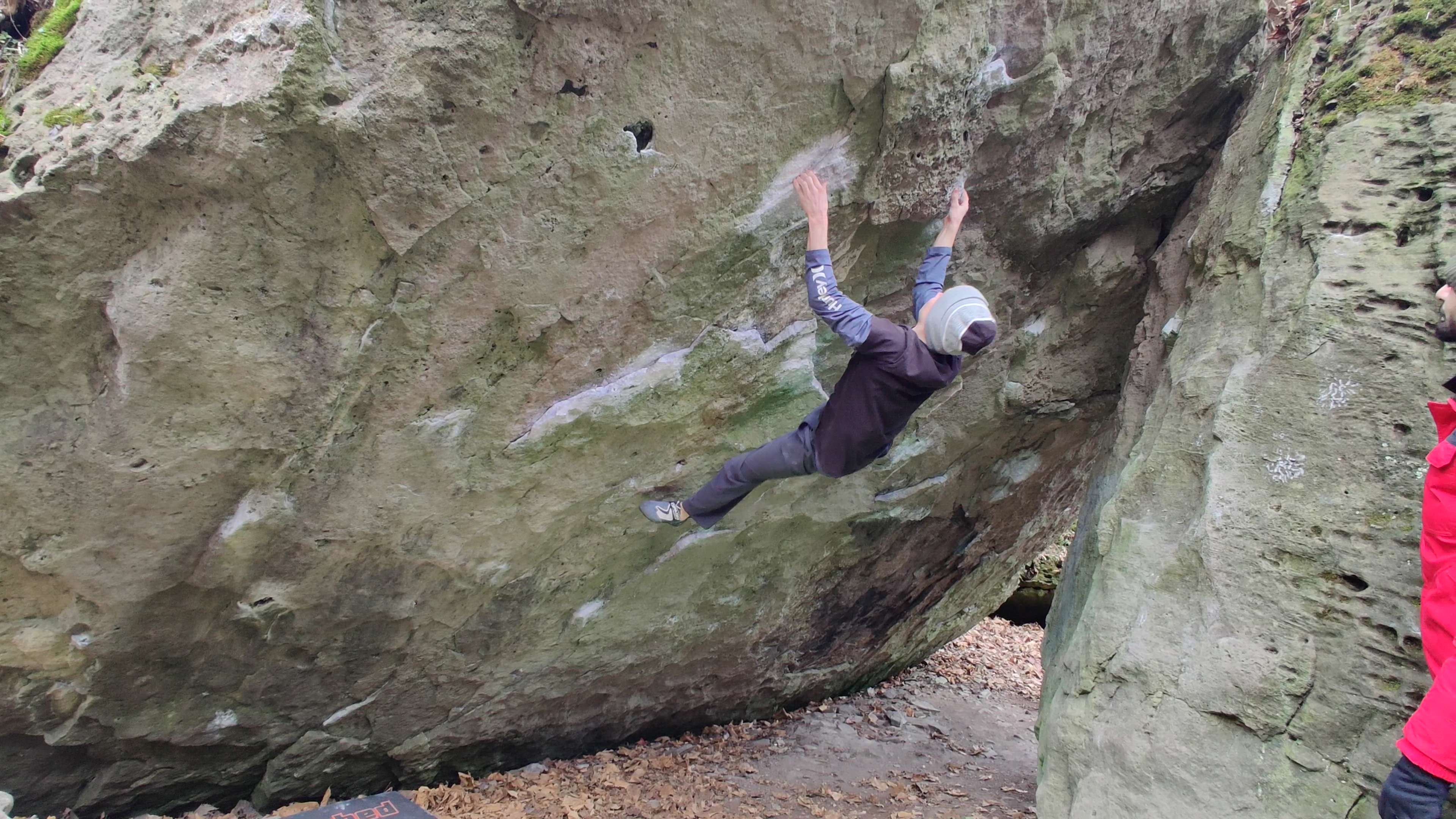 Razorblade Rodeo v10 - Bizzaro, Niagara Glen Bouldering - Watch Beta Videos