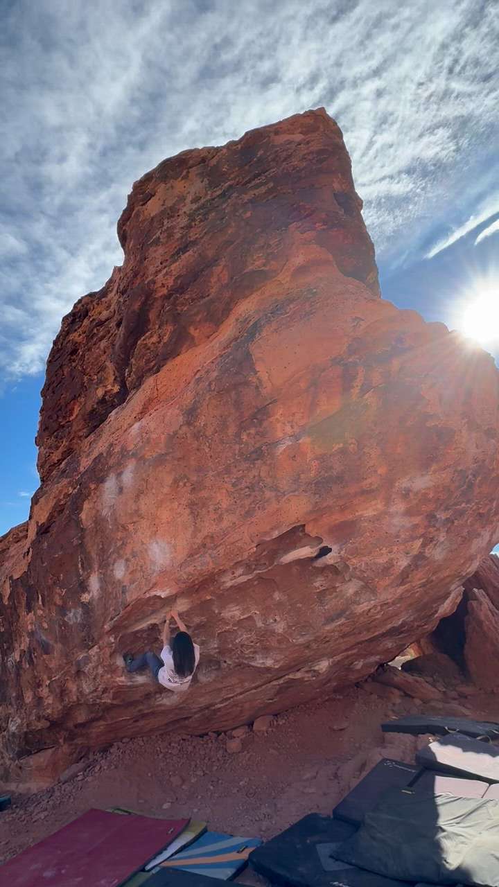 Monkey Bars v2 - Kraft, Red Rock Bouldering - Watch Beta Videos
