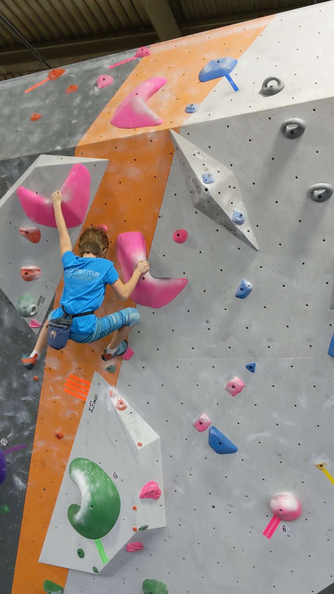 USAC #8, v3 - ASCEND Pittsburgh (South Side) Bouldering - Watch Beta Videos