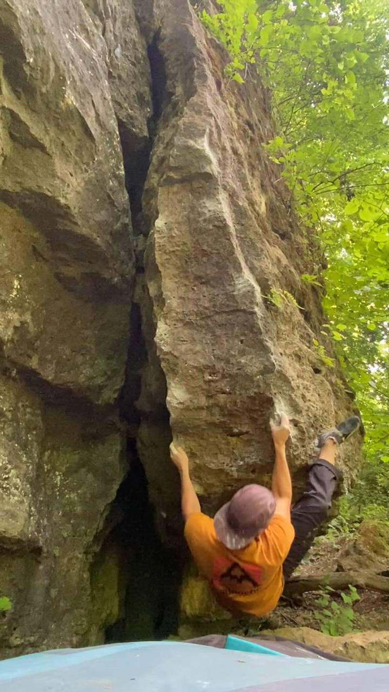fresh squeezed v6 - Mad River Gorge Bouldering - Watch Beta Videos