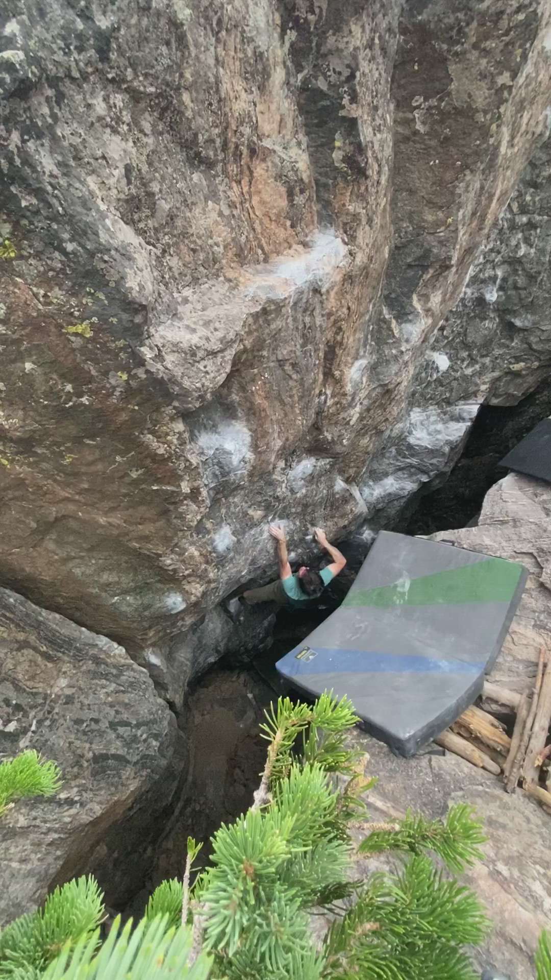 Centipede v12 - Wild Basin, Rocky Mountain National Park Bouldering - Watch Beta Videos