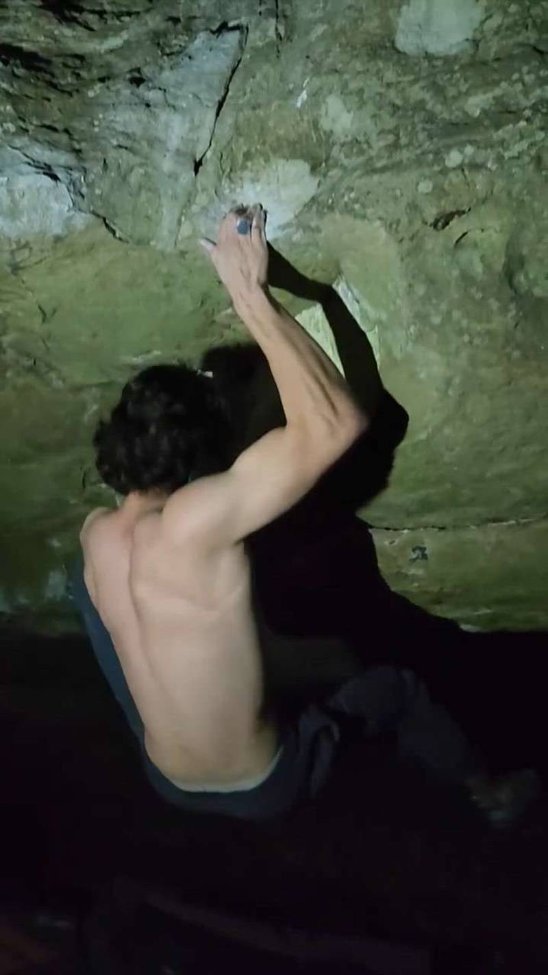 Saluki Strut v6 - Holy Boulders Bouldering - Watch Beta Videos
