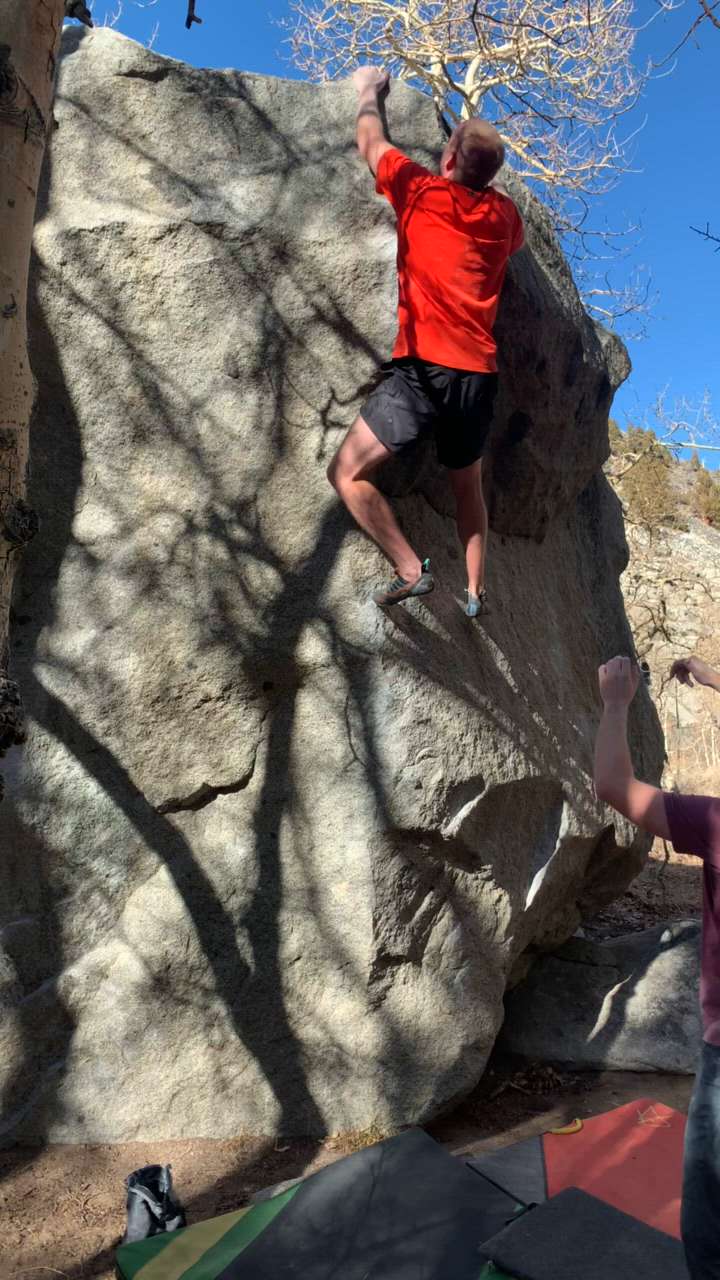 Pull Down Like DeJesus v7 - Rock Creek Boulders, Rock Creek Bouldering - Watch Beta Videos