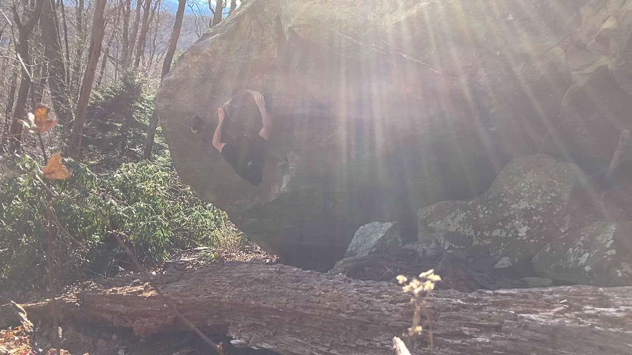 Senderella (sit) v12 - 221 Bouldering - Watch Beta Videos