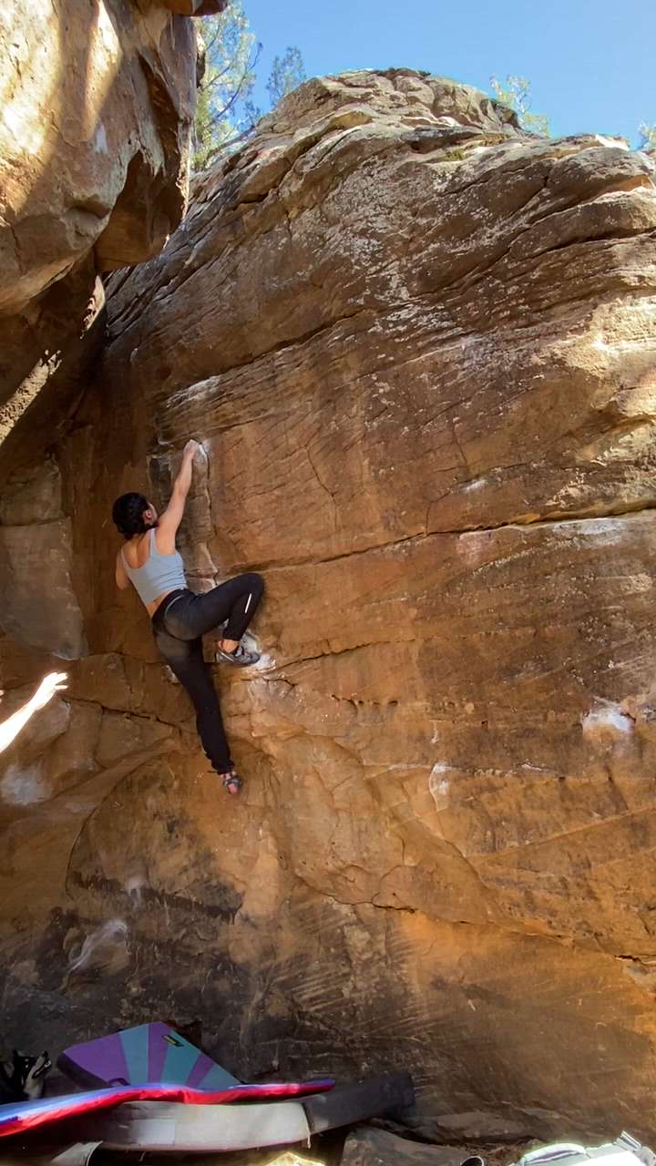 Sarah Failin v2 - Roy Bouldering - Watch Beta Videos