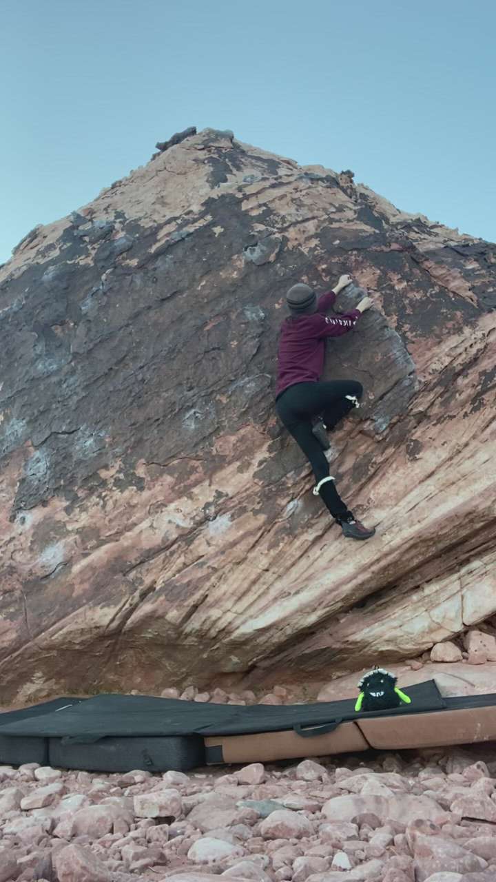 Cold Digits v3 - White Rock Springs, Red Rock Bouldering - Watch Beta ...