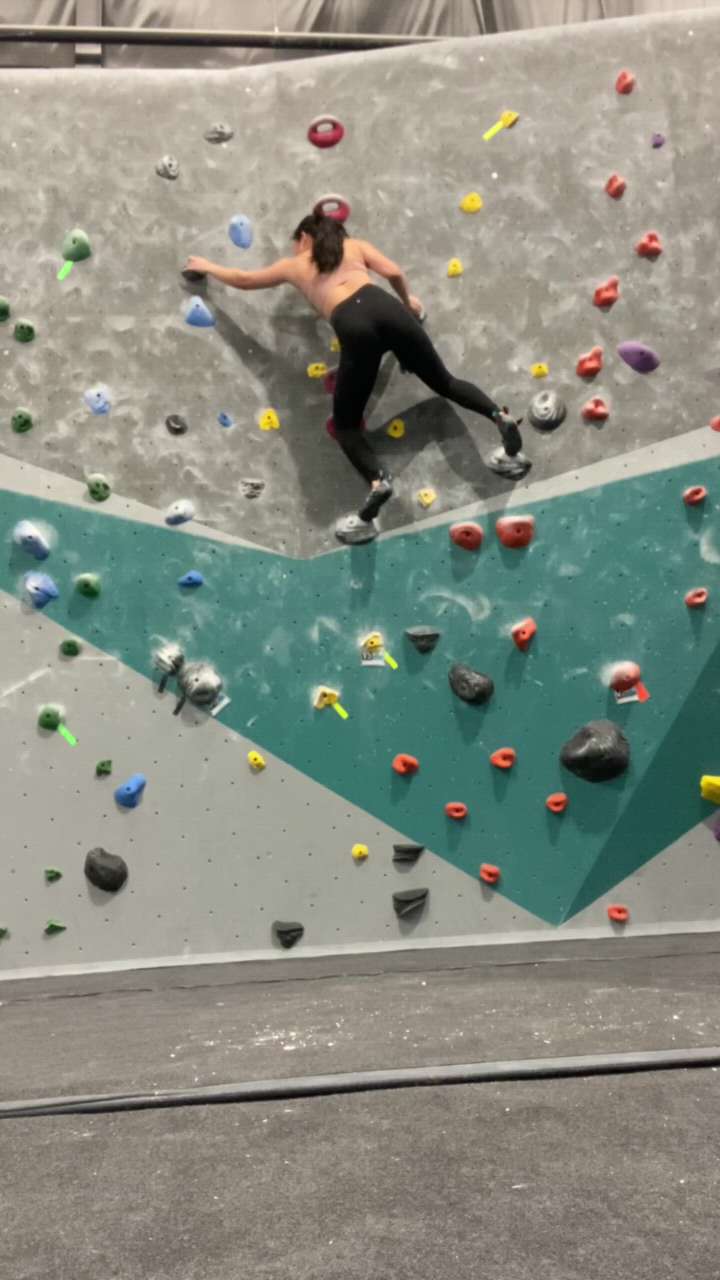 Black v4 - Climb Tulsa Bouldering - Watch Beta Videos