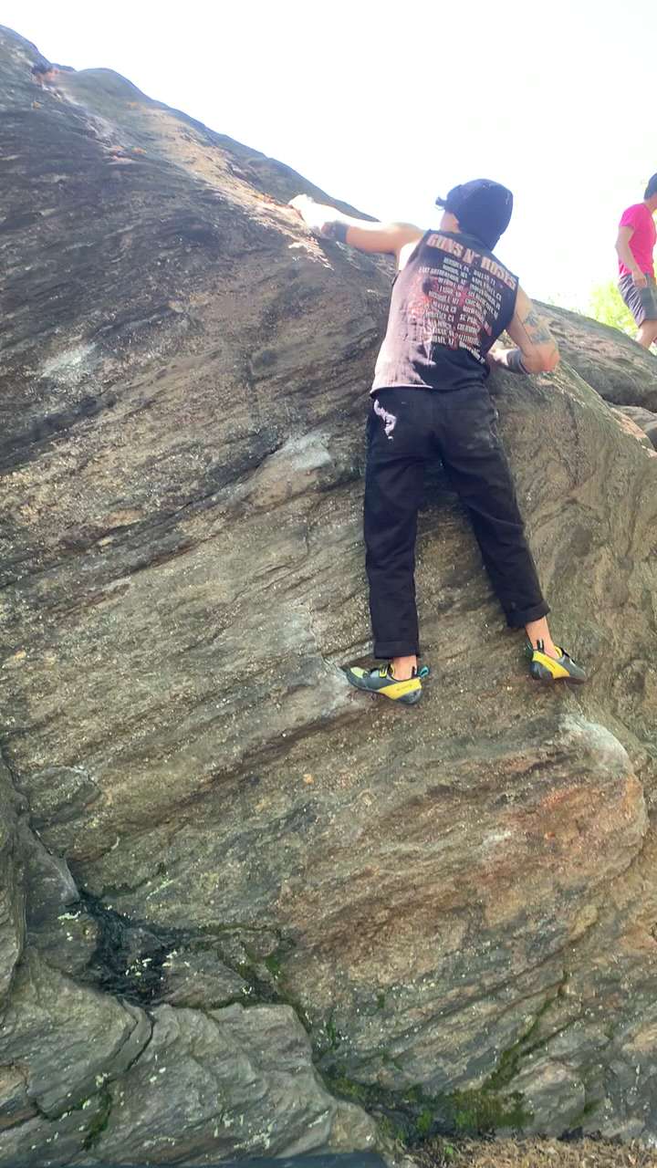 Reticent Wall v2 - Fort Tryon Park, New York City Bouldering - Watch ...